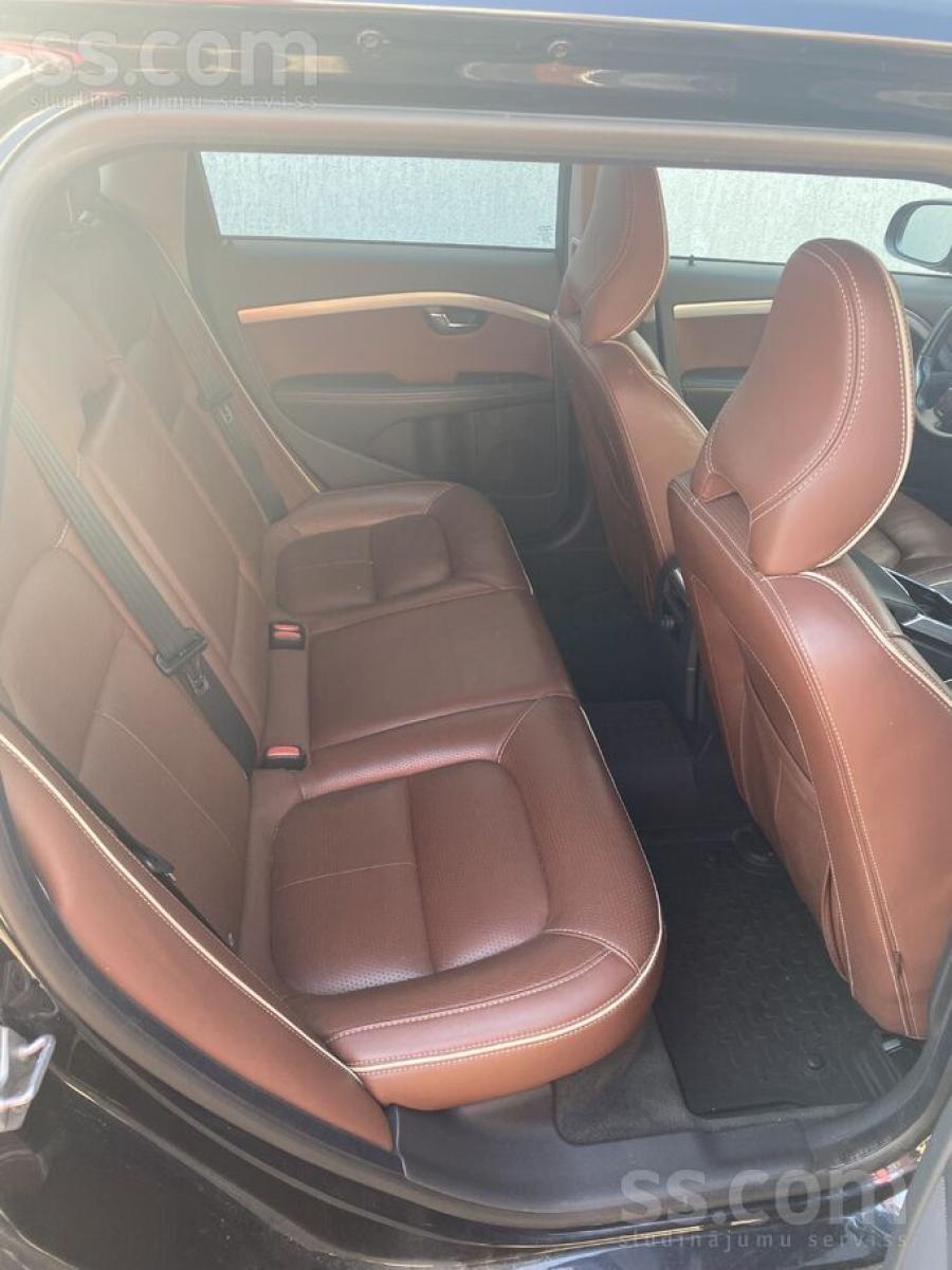 Zils Volvo V70 2015 Valmiera, ar dzinēja tilpumu 2.00 L un nobraukumu 338 tūkst. km par 6500 €, foto 7 vietnē AUTOMOTO.COM.LV