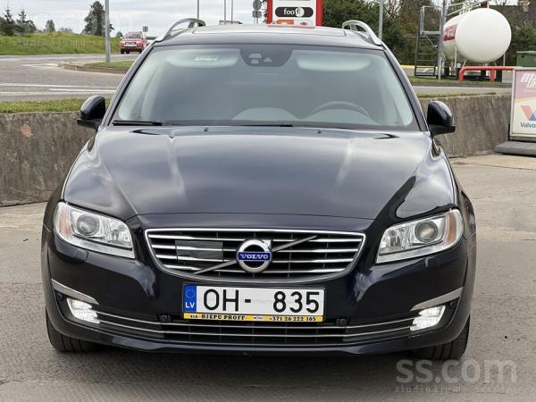 Blue Volvo V70 2016 in Jekabpils, with an engine capacity of 2.00 L and mileage of 340 thousand km for 8500 €, photo 4 on AUTOMOTO.COM.LV