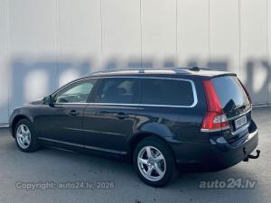 Blue Volvo V70 2016 in Tallinn, with an engine capacity of 2.00 L and mileage of 225 thousand km for 9999 €, photo 3 on AUTOMOTO.COM.LV