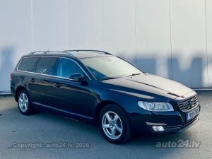 Blue Volvo V70 2016 in Tallinn, with an engine capacity of 2.00 L and mileage of 225 thousand km for 9999 €, photo 4 on AUTOMOTO.COM.LV