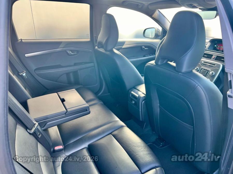 Blue Volvo V70 2016 in Tallinn, with an engine capacity of 2.00 L and mileage of 225 thousand km for 9999 €, photo 15 on AUTOMOTO.COM.LV