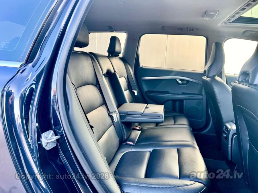 Blue Volvo V70 2016 in Tallinn, with an engine capacity of 2.00 L and mileage of 225 thousand km for 9999 €, photo 16 on AUTOMOTO.COM.LV