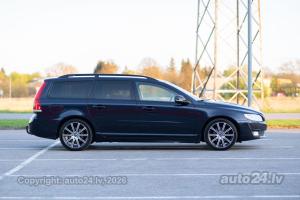 Blue Volvo V70 2016 in Tallinn, with an engine capacity of 2.00 L and mileage of 245 thousand km for 11900 €, photo 5 on AUTOMOTO.COM.LV