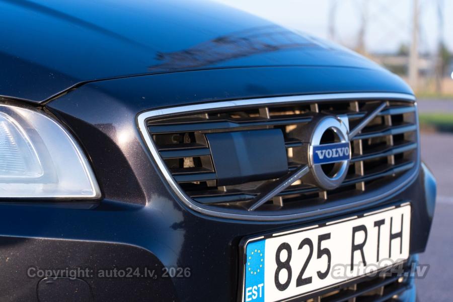 Blue Volvo V70 2016 in Tallinn, with an engine capacity of 2.00 L and mileage of 245 thousand km for 11900 €, photo 7 on AUTOMOTO.COM.LV