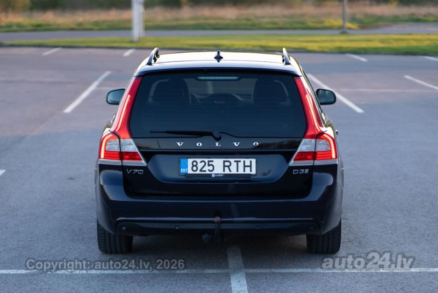 Blue Volvo V70 2016 in Tallinn, with an engine capacity of 2.00 L and mileage of 245 thousand km for 11900 €, photo 8 on AUTOMOTO.COM.LV
