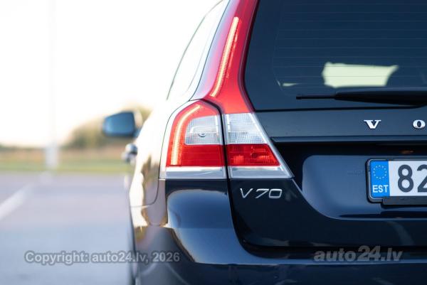 Blue Volvo V70 2016 in Tallinn, with an engine capacity of 2.00 L and mileage of 245 thousand km for 11900 €, photo 8 on AUTOMOTO.COM.LV