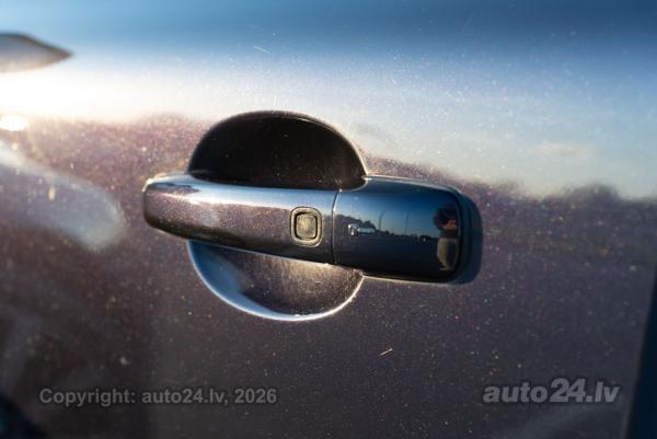 Blue Volvo V70 2016 in Tallinn, with an engine capacity of 2.00 L and mileage of 245 thousand km for 11900 €, photo 10 on AUTOMOTO.COM.LV