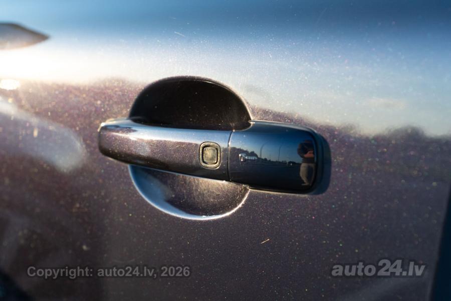 Blue Volvo V70 2016 in Tallinn, with an engine capacity of 2.00 L and mileage of 245 thousand km for 11900 €, photo 11 on AUTOMOTO.COM.LV