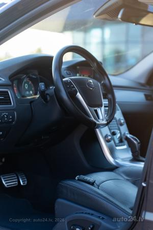 Blue Volvo V70 2016 in Tallinn, with an engine capacity of 2.00 L and mileage of 245 thousand km for 11900 €, photo 15 on AUTOMOTO.COM.LV