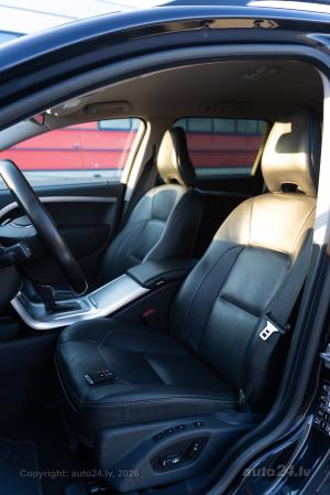 Blue Volvo V70 2016 in Tallinn, with an engine capacity of 2.00 L and mileage of 245 thousand km for 11900 €, photo 20 on AUTOMOTO.COM.LV
