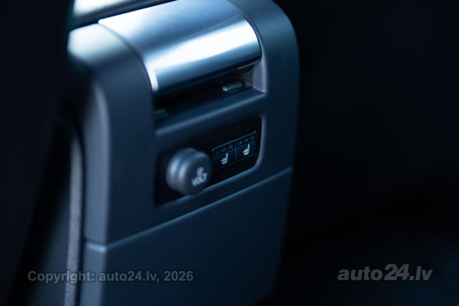 Blue Volvo V70 2016 in Tallinn, with an engine capacity of 2.00 L and mileage of 245 thousand km for 11900 €, photo 29 on AUTOMOTO.COM.LV