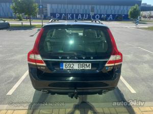 Blue Volvo V70 2016 in Tallinn, with an engine capacity of 2.40 L and mileage of 123 thousand km for 16000 €, photo 7 on AUTOMOTO.COM.LV