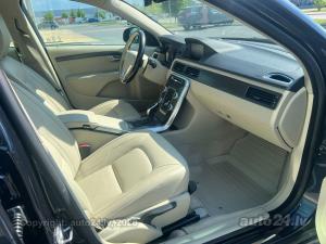 Blue Volvo V70 2016 in Tallinn, with an engine capacity of 2.40 L and mileage of 123 thousand km for 16000 €, photo 11 on AUTOMOTO.COM.LV
