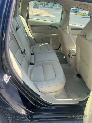Blue Volvo V70 2016 in Tallinn, with an engine capacity of 2.40 L and mileage of 123 thousand km for 16000 €, photo 12 on AUTOMOTO.COM.LV