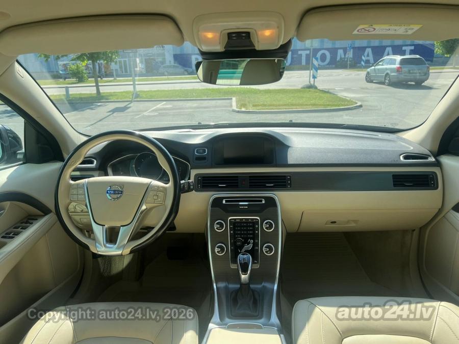 Blue Volvo V70 2016 in Tallinn, with an engine capacity of 2.40 L and mileage of 123 thousand km for 16000 €, photo 13 on AUTOMOTO.COM.LV