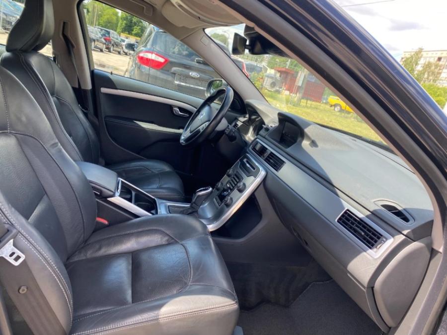 Zils Volvo V70 2016 Rīga, ar dzinēja tilpumu 2.00 L un nobraukumu 194 tūkst. km par 10450 €, foto 13 vietnē AUTOMOTO.COM.LV