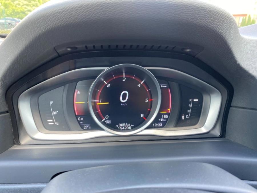 Zils Volvo V70 2016 Rīga, ar dzinēja tilpumu 2.00 L un nobraukumu 194 tūkst. km par 10450 €, foto 17 vietnē AUTOMOTO.COM.LV
