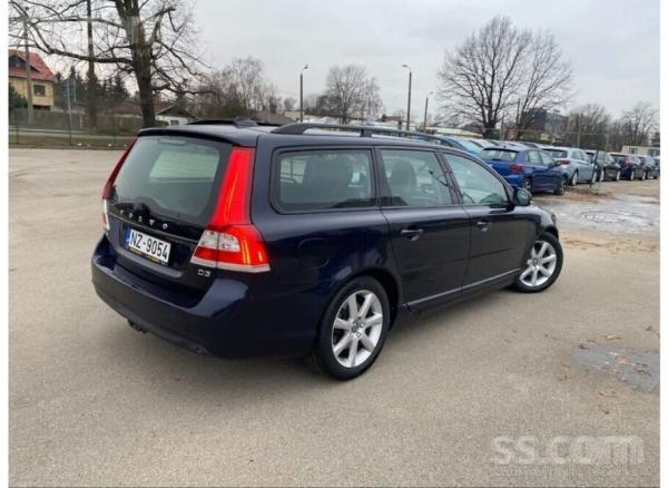 Blue Volvo V70 2016 in Riga, with an engine capacity of 2.00 L and mileage of 211 thousand km for 8250 €, photo 2 on AUTOMOTO.COM.LV
