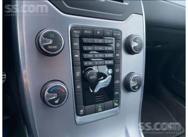 Blue Volvo V70 2016 in Riga, with an engine capacity of 2.00 L and mileage of 211 thousand km for 8250 €, photo 8 on AUTOMOTO.COM.LV
