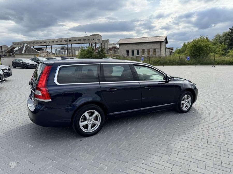Zils Volvo V70 2016 Telšiai, ar dzinēja tilpumu 1.97 L un nobraukumu 258 tūkst. km par 6600 €, foto 8 vietnē AUTOMOTO.COM.LV