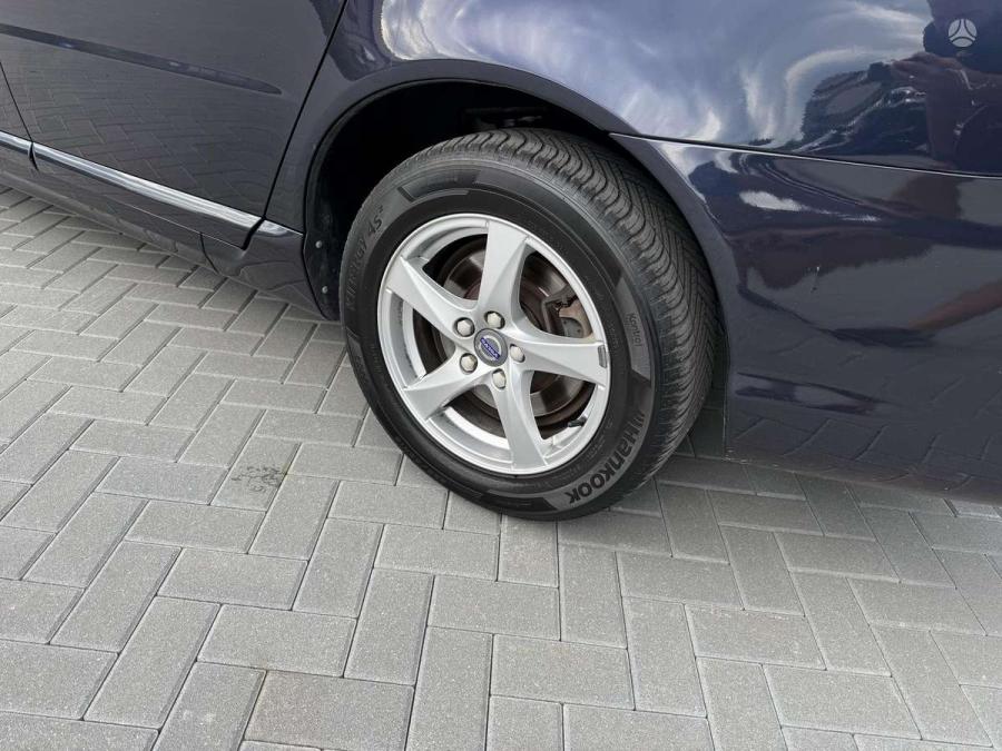 Zils Volvo V70 2016 Telšiai, ar dzinēja tilpumu 1.97 L un nobraukumu 258 tūkst. km par 6600 €, foto 12 vietnē AUTOMOTO.COM.LV