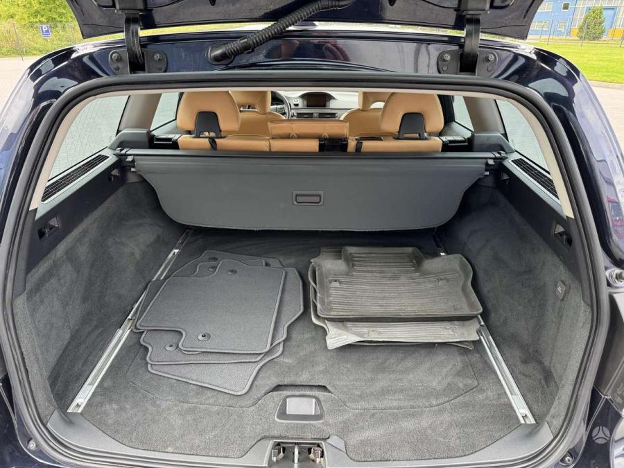 Zils Volvo V70 2016 Telšiai, ar dzinēja tilpumu 1.97 L un nobraukumu 258 tūkst. km par 6600 €, foto 19 vietnē AUTOMOTO.COM.LV