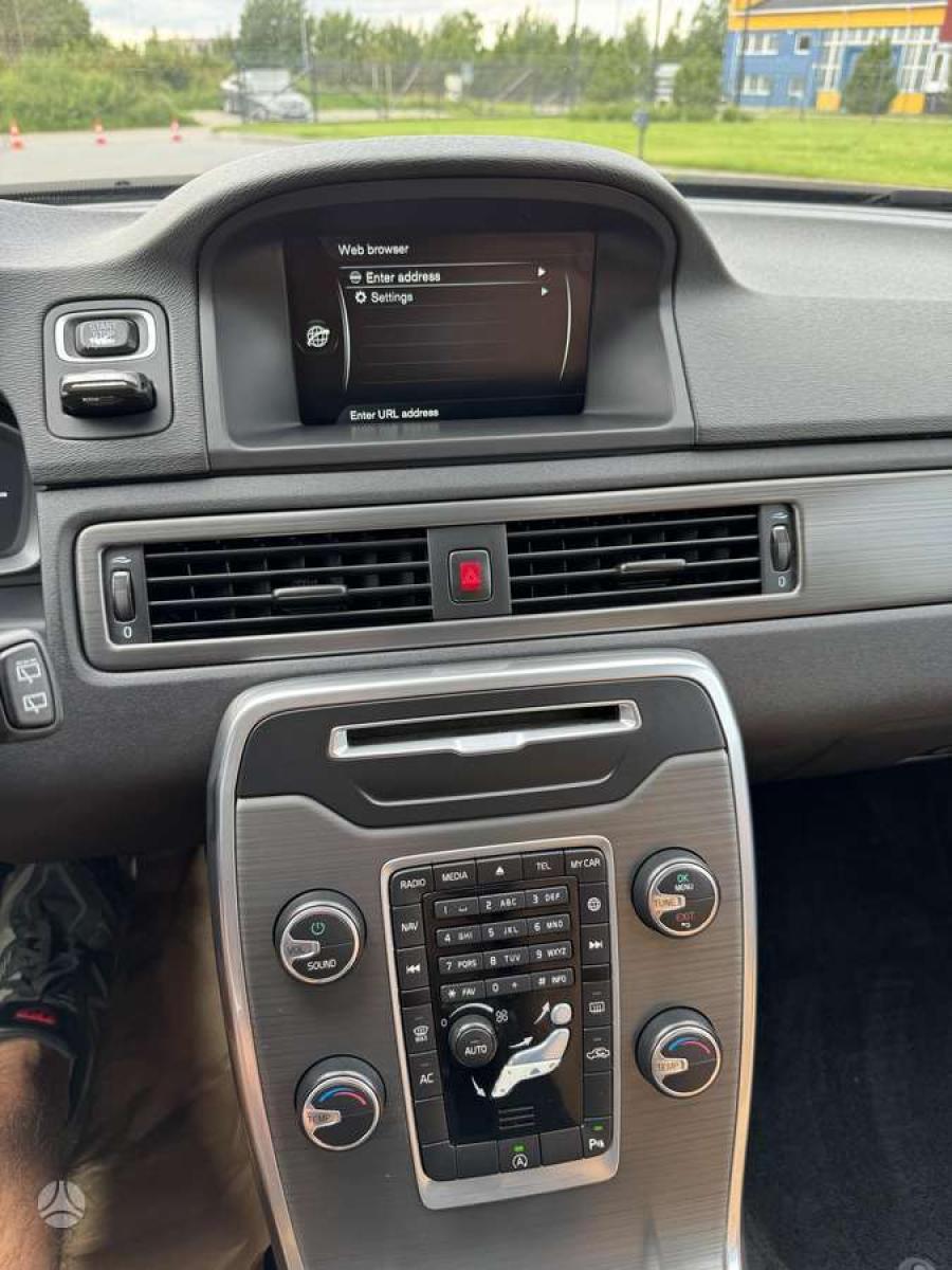Zils Volvo V70 2016 Telšiai, ar dzinēja tilpumu 1.97 L un nobraukumu 258 tūkst. km par 6600 €, foto 31 vietnē AUTOMOTO.COM.LV