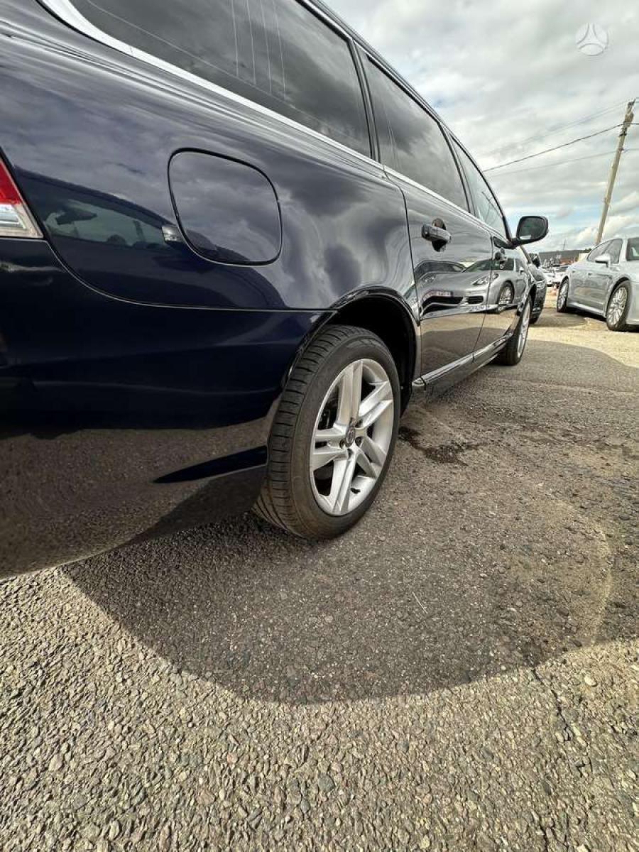 Zils Volvo V70 2016 Kauņa, ar dzinēja tilpumu 1.98 L un nobraukumu 263 tūkst. km par 6750 €, foto 9 vietnē AUTOMOTO.COM.LV