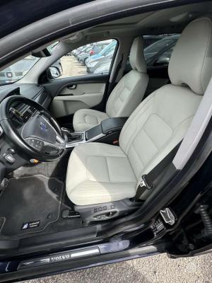 Zils Volvo V70 2016 Kauņa, ar dzinēja tilpumu 1.98 L un nobraukumu 263 tūkst. km par 6750 €, foto 21 vietnē AUTOMOTO.COM.LV