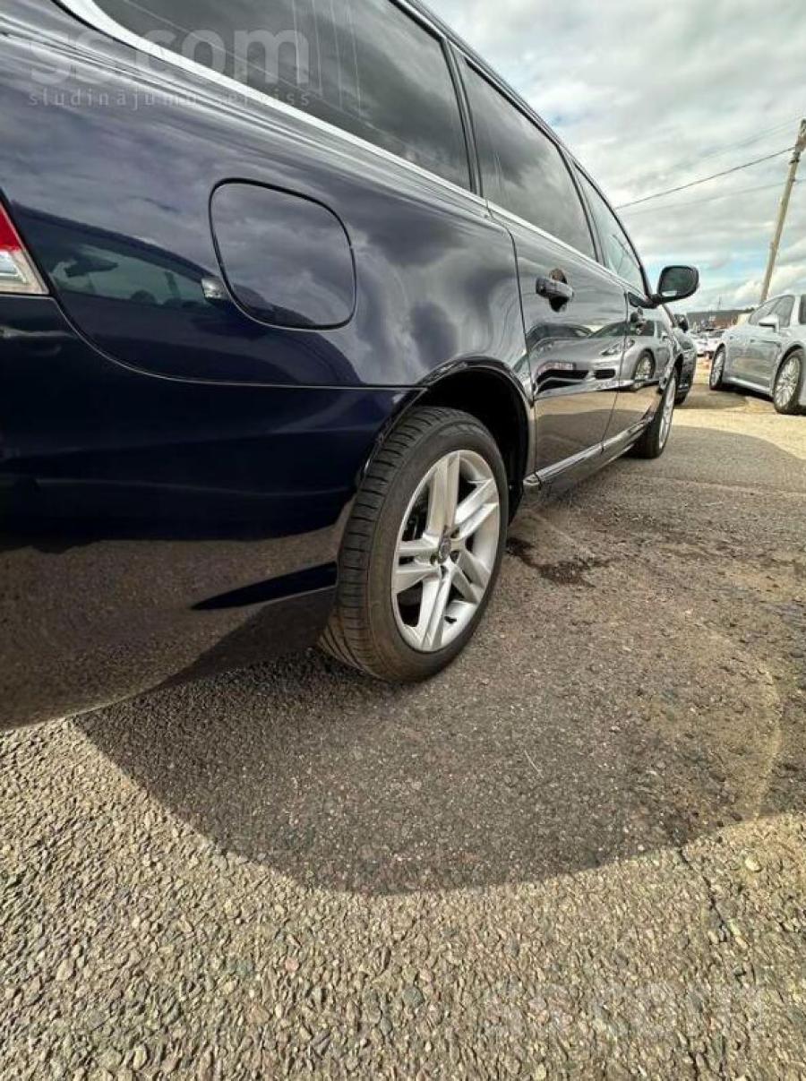 Zils Volvo V70 2016 Daugavpils, ar dzinēja tilpumu 2.00 L un nobraukumu 0 tūkst. km par 10350 €, foto 5 vietnē AUTOMOTO.COM.LV