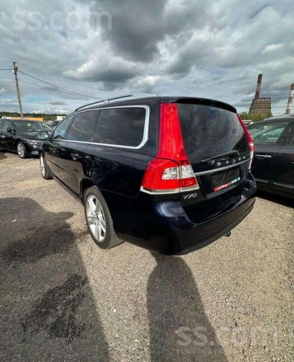 Zils Volvo V70 2016 Daugavpils, ar dzinēja tilpumu 2.00 L un nobraukumu 0 tūkst. km par 10350 €, foto 6 vietnē AUTOMOTO.COM.LV