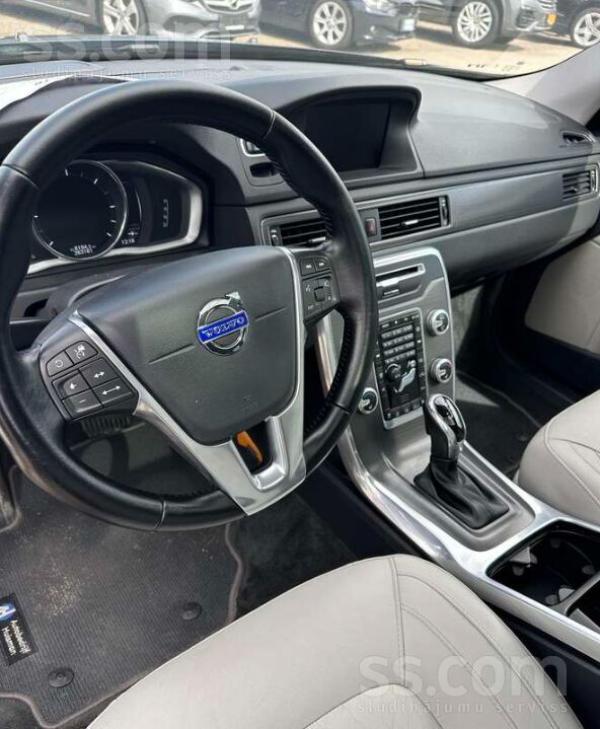 Blue Volvo V70 2016 in Daugavpils, with an engine capacity of 2.00 L and mileage of 0 thousand km for 10350 €, photo 7 on AUTOMOTO.COM.LV