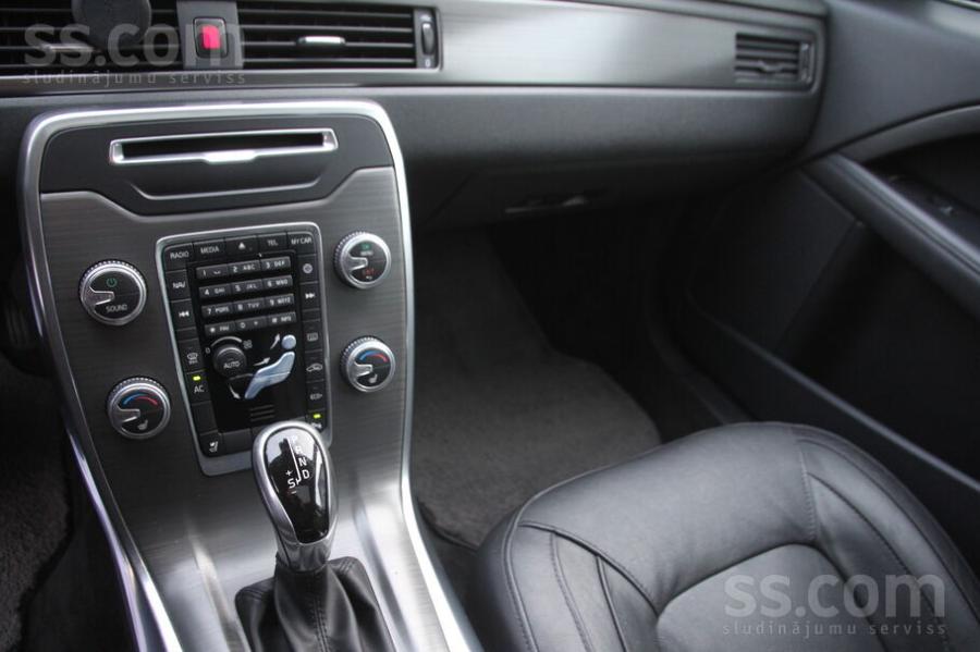 Zils Volvo V70 2016 Tukums, ar dzinēja tilpumu 2.00 L un nobraukumu 360 tūkst. km par 5200 €, foto 13 vietnē AUTOMOTO.COM.LV