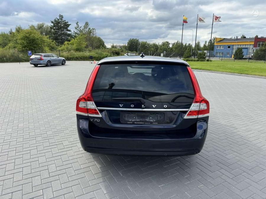 Blue Volvo V70 2017 in Telschi, with an engine capacity of 1.98 L and mileage of 258 thousand km for 6600 €, photo 6 on AUTOMOTO.COM.LV