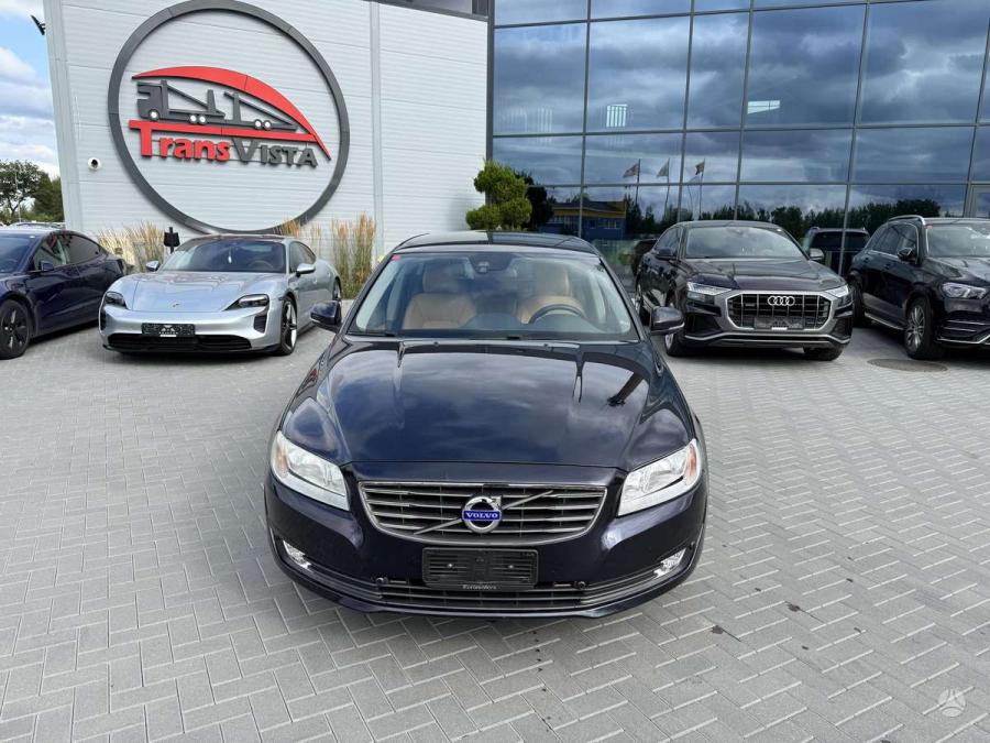 Blue Volvo V70 2017 in Telschi, with an engine capacity of 1.98 L and mileage of 258 thousand km for 6600 €, photo 11 on AUTOMOTO.COM.LV