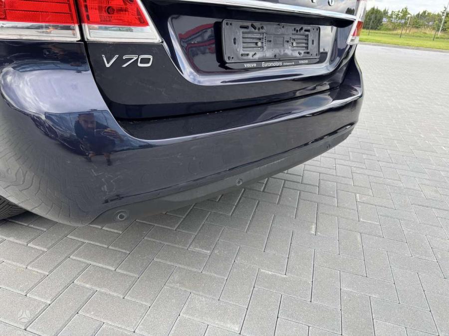 Blue Volvo V70 2017 in Telschi, with an engine capacity of 1.98 L and mileage of 258 thousand km for 6600 €, photo 13 on AUTOMOTO.COM.LV
