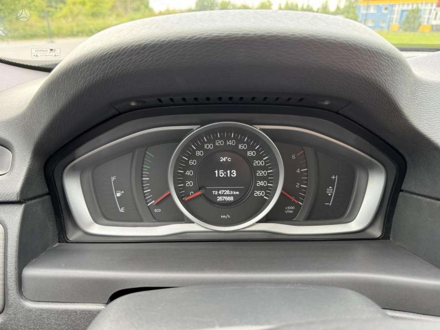 Blue Volvo V70 2017 in Telschi, with an engine capacity of 1.98 L and mileage of 258 thousand km for 6600 €, photo 23 on AUTOMOTO.COM.LV