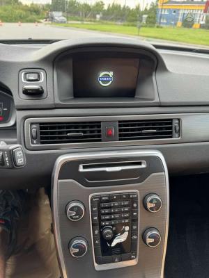 Blue Volvo V70 2017 in Telschi, with an engine capacity of 1.98 L and mileage of 258 thousand km for 6600 €, photo 24 on AUTOMOTO.COM.LV