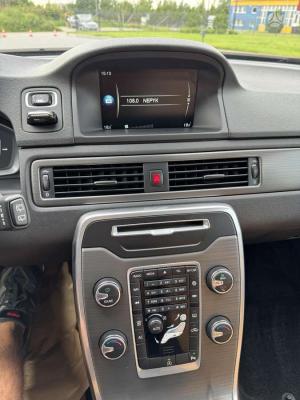 Blue Volvo V70 2017 in Telschi, with an engine capacity of 1.98 L and mileage of 258 thousand km for 6600 €, photo 26 on AUTOMOTO.COM.LV