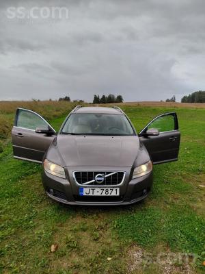 Brown Volvo V70 2009 in Talsi, with an engine capacity of 1.60 L and mileage of 325 thousand km for 2100 €, photo 3 on AUTOMOTO.COM.LV