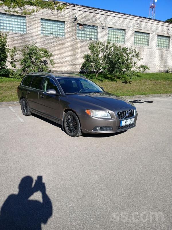 Brown Volvo V70 2008 in Jurmala, with an engine capacity of 2.00 L and mileage of 368 thousand km for 2450 €, photo 1 on AUTOMOTO.COM.LV