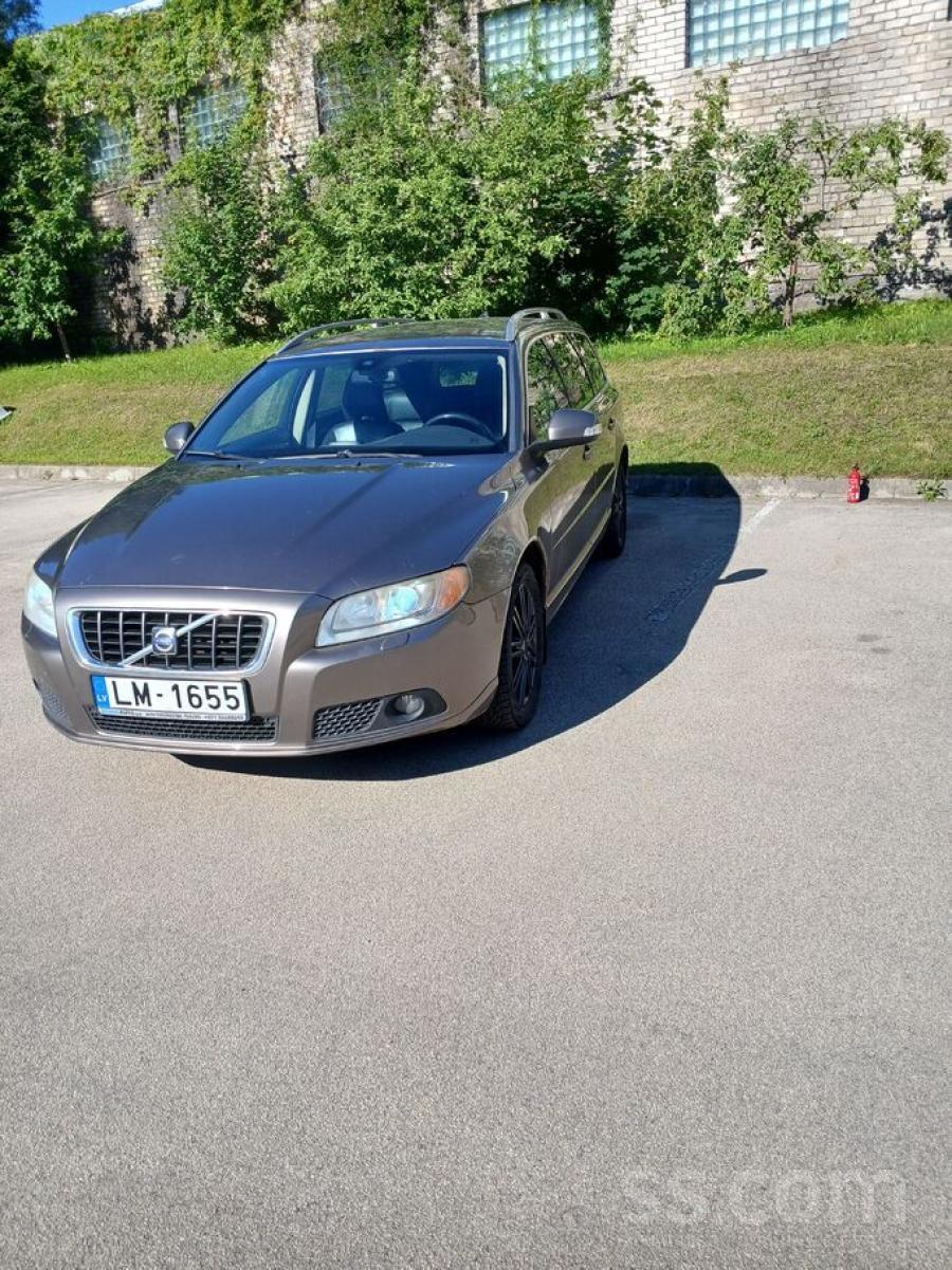 Brūns Volvo V70 2008 Jūrmala, ar dzinēja tilpumu 2.00 L un nobraukumu 368 tūkst. km par 2450 €, foto 3 vietnē AUTOMOTO.COM.LV