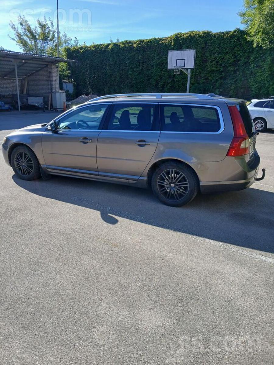 Brūns Volvo V70 2008 Jūrmala, ar dzinēja tilpumu 2.00 L un nobraukumu 368 tūkst. km par 2450 €, foto 5 vietnē AUTOMOTO.COM.LV
