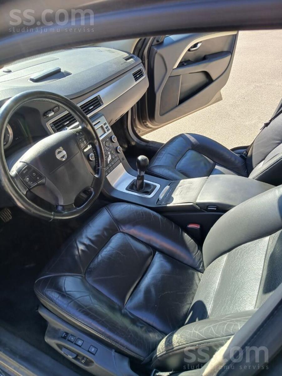 Brūns Volvo V70 2008 Jūrmala, ar dzinēja tilpumu 2.00 L un nobraukumu 368 tūkst. km par 2450 €, foto 7 vietnē AUTOMOTO.COM.LV