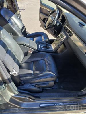 Brūns Volvo V70 2008 Jūrmala, ar dzinēja tilpumu 2.00 L un nobraukumu 368 tūkst. km par 2450 €, foto 10 vietnē AUTOMOTO.COM.LV