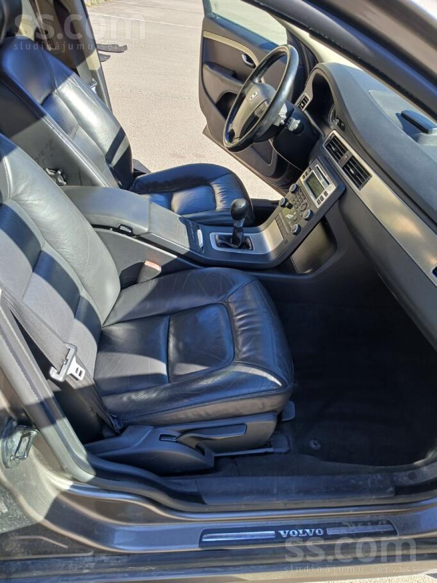Brūns Volvo V70 2008 Jūrmala, ar dzinēja tilpumu 2.00 L un nobraukumu 368 tūkst. km par 2450 €, foto 10 vietnē AUTOMOTO.COM.LV