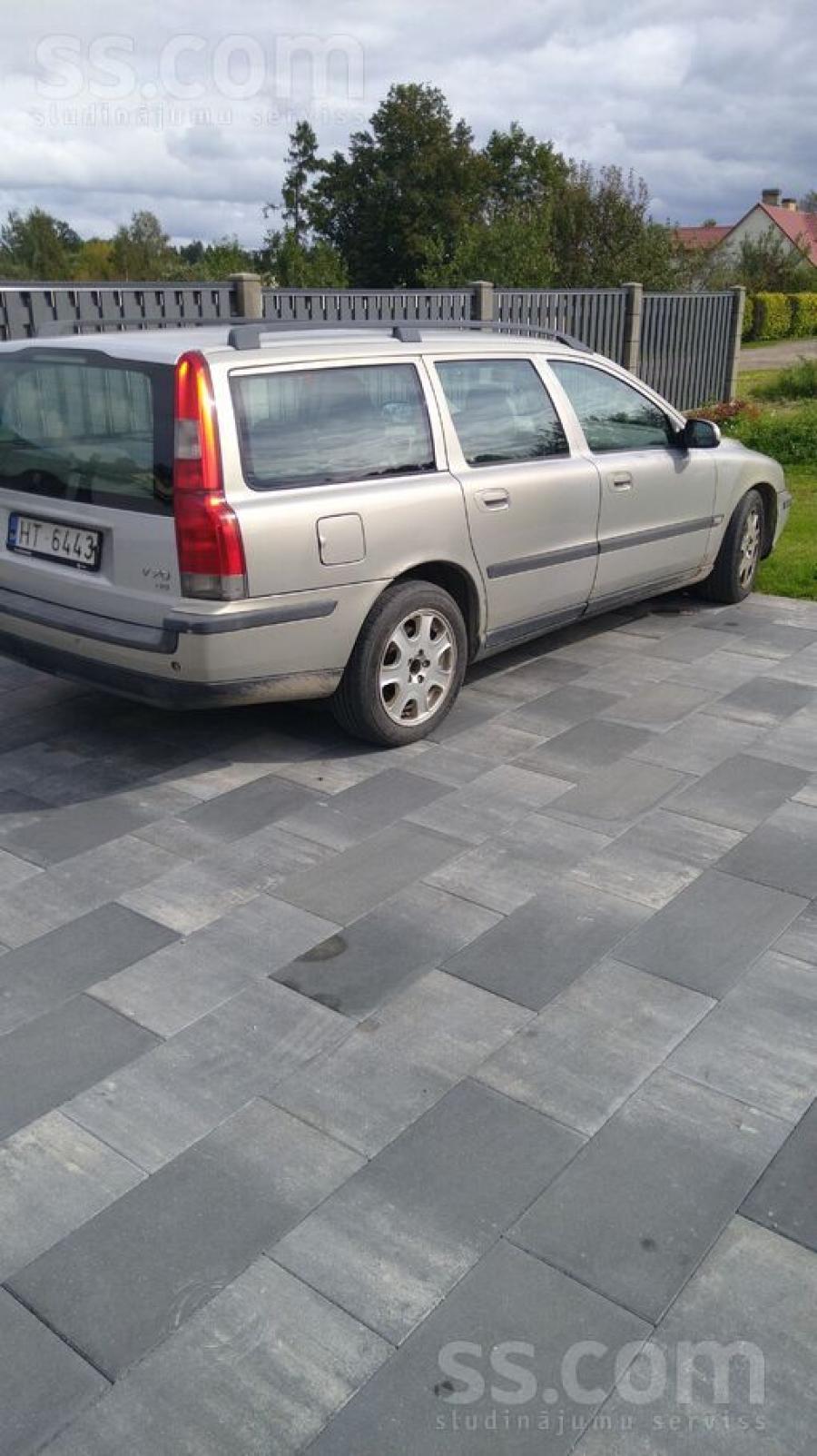 Brūns Volvo V70 2001 Rēzekne, ar dzinēja tilpumu 2.50 L un nobraukumu 559 tūkst. km par 550 €, foto 1 vietnē AUTOMOTO.COM.LV