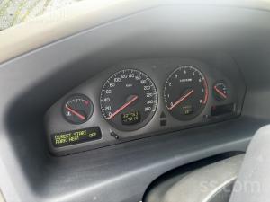 Brown Volvo V70 2001 in Aluksne, with an engine capacity of 2.40 L and mileage of 308 thousand km for 1200 €, photo 7 on AUTOMOTO.COM.LV