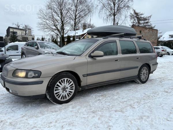 Brown Volvo V70 2002 in Riga, with an engine capacity of 2.40 L and mileage of 0 thousand km for 1550 €, photo 2 on AUTOMOTO.COM.LV