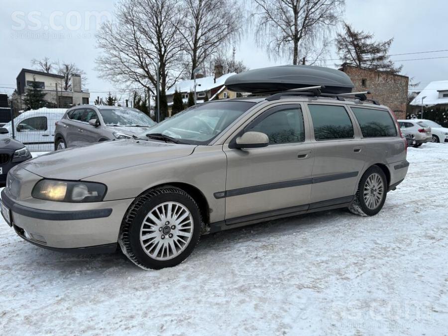 Brown Volvo V70 2002 in Riga, with an engine capacity of 2.40 L and mileage of 0 thousand km for 1550 €, photo 2 on AUTOMOTO.COM.LV